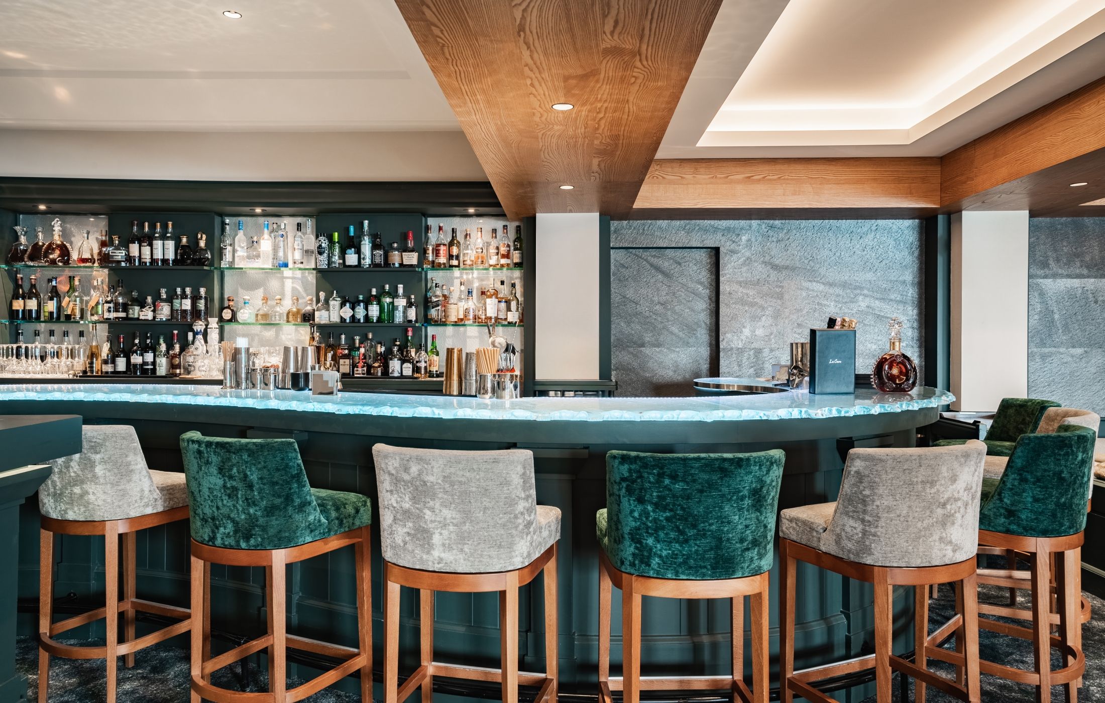 Hotel Annapurna Courchevel | Luxury Hotel & Spa in French Alps | Bar 1974